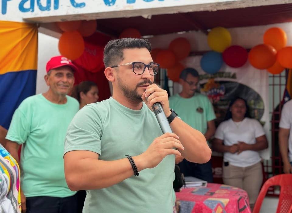 "CON LA CALLE EN EL CORAZÓN": RAFAEL LÁREZ CANDIDATO A LA AN DEL PSUV Y ...